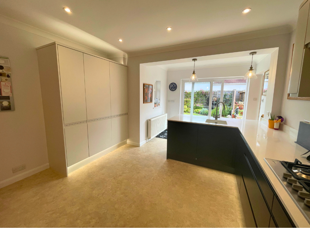 East Preston – Remo J Profile Handleless In Hartforth Blue & Porclelain ...